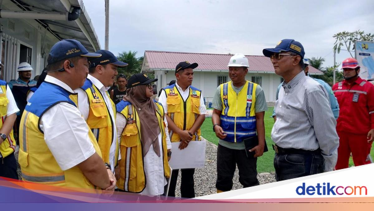 Menteri PU Tinjau Perkembangan Huntara di Aceh Tamiang