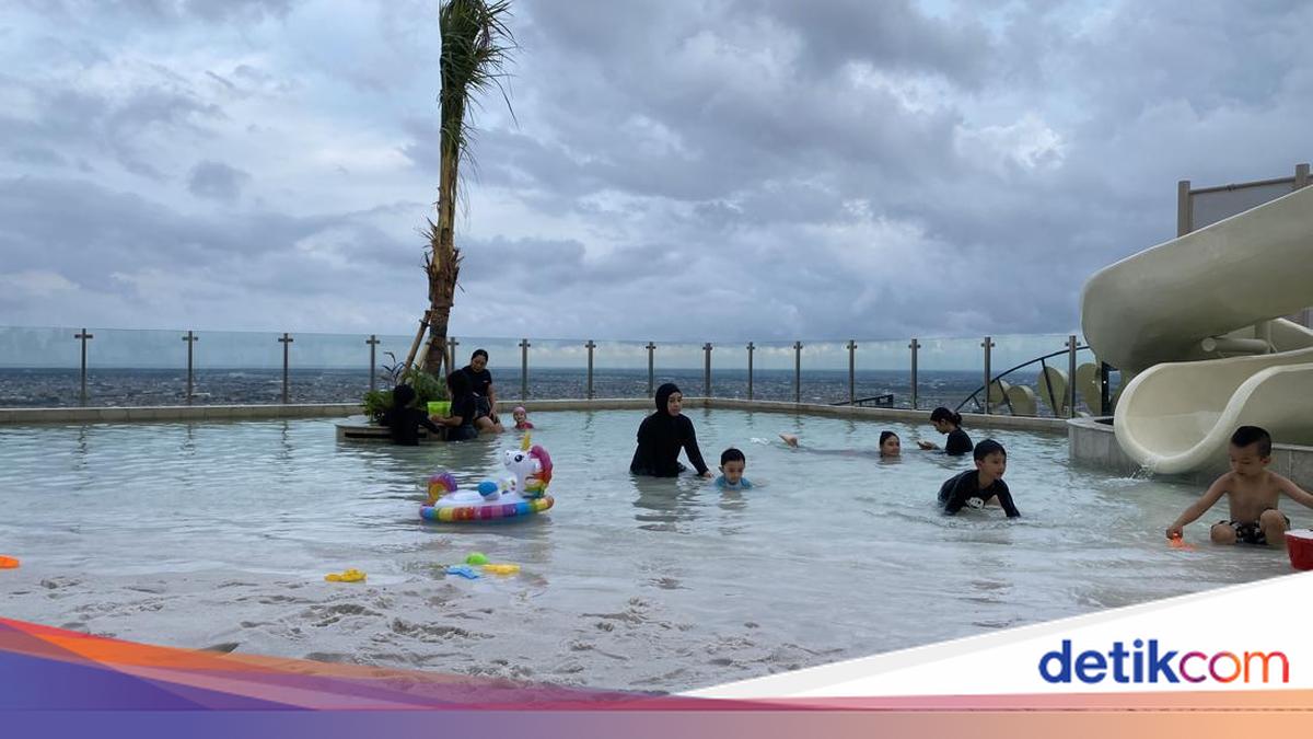 Rooftop Beach Club Jadi Favorit Tamu The Trans Luxury Hotel Surabaya
