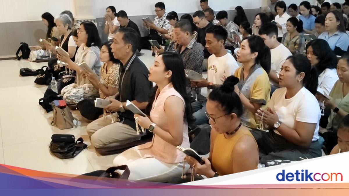 Melihat Umat Buddha Nichiren Shoshu Bali Peringati Waisak di Vihara Badung