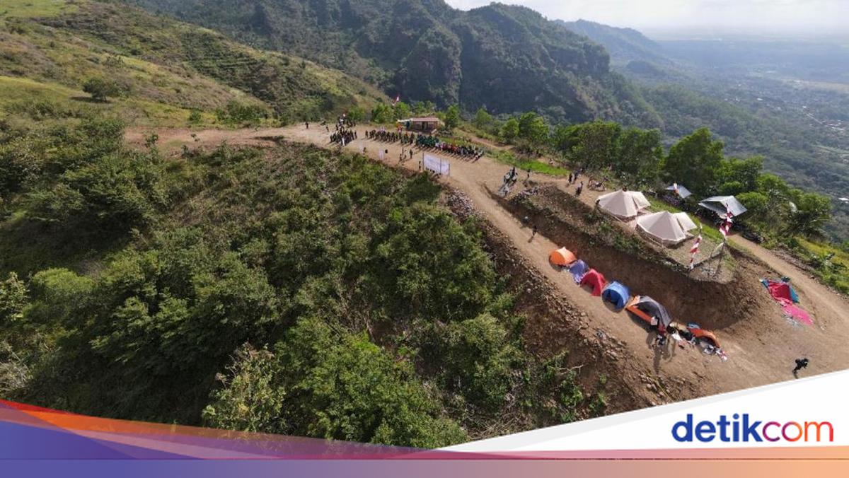 Bukit Tunggangan, Spot Sunset dan Paralayang Terbaik di Trenggalek