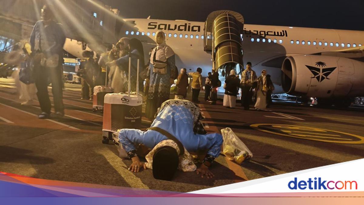 Kloter Pertama Haji Embarkasi Surabaya Tiba di Tanah Air