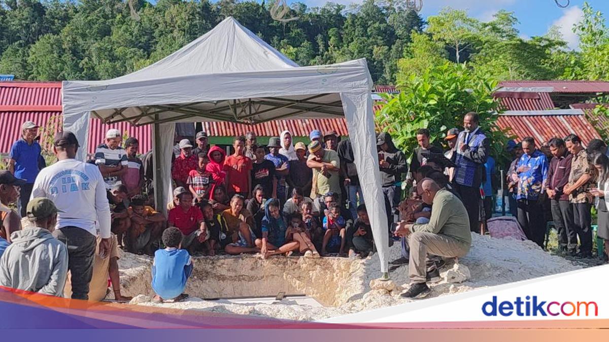 5 Jenazah Korban Ledakan Bom di Biak Numfor Dimakamkan dalam Satu Liang ...