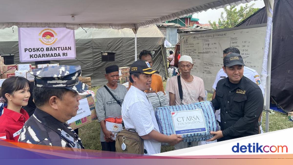 CT Arsa dan Koarmada Beri Bantuan ke Korban Kebakaran Kemayoran
