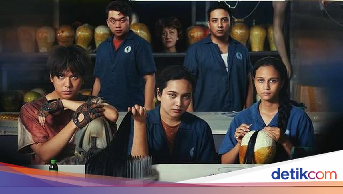 Sinopsis Film Monster Pabrik Rambut, Ada Rachel Amanda-Iqbaal Ramadhan