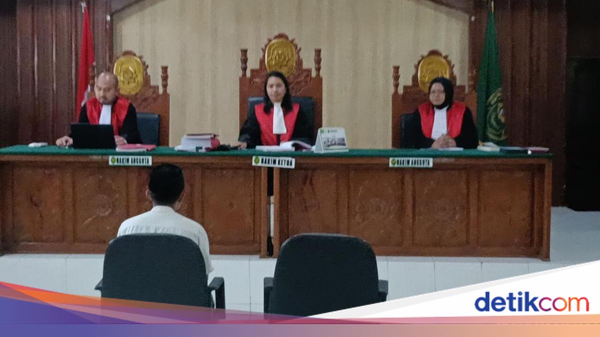 Momen Haru Saat Sidang Guru Ngaji Banting Santri di Probolinggo