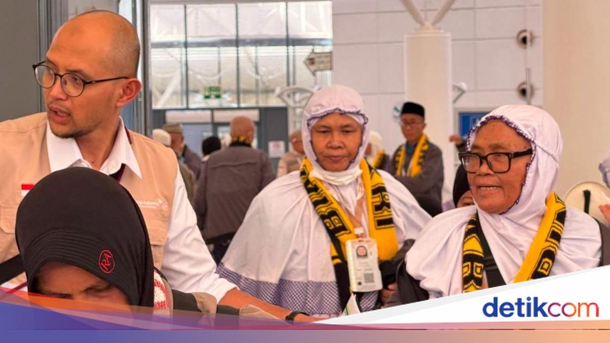 Sempat Ada Kendala Pesawat, Kemenhaj Pastikan Jemaah KJT-04 Pulang Selamat