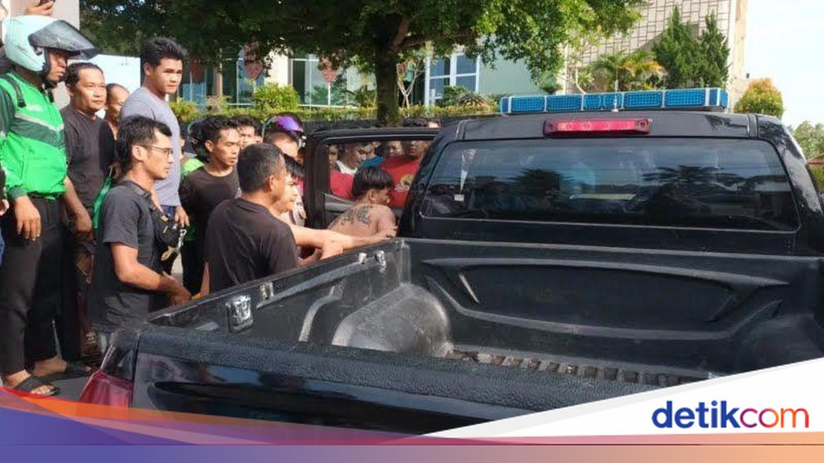 Geger Pria Diduga ODGJ Ngamuk-Bacok Ibu dan Anak di Palangka Raya