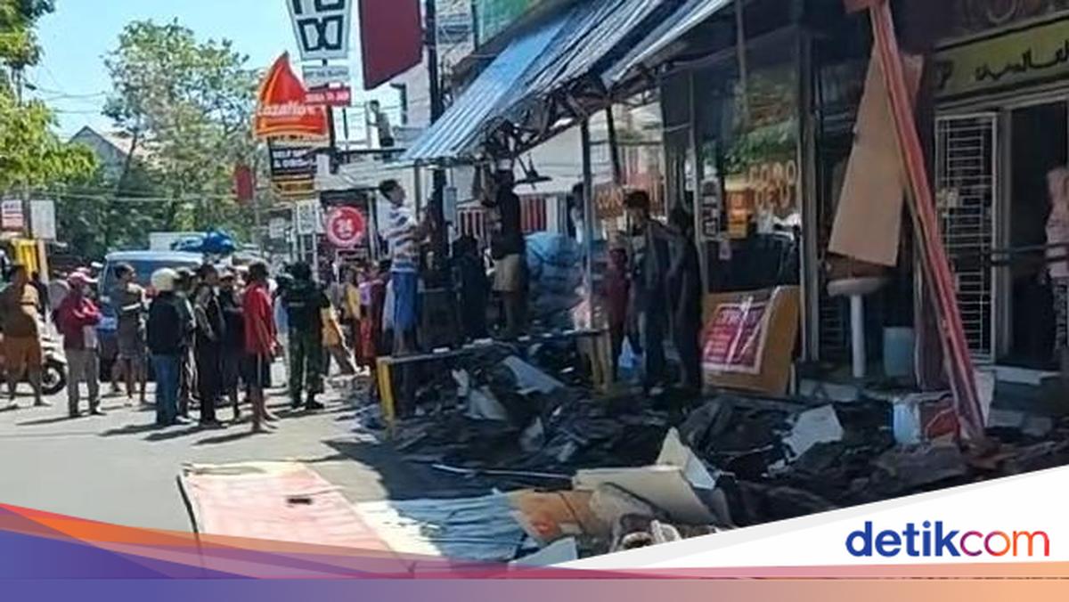 Sejumlah Lapak PKL di Jalan Sunu Makassar Dibongkar, Lalin Ditutup ...