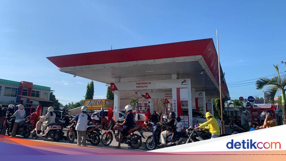 Harga Pertamax Naik, Ojol di Pangkalan Bun Menjerit-Antrean Pertalite ...
