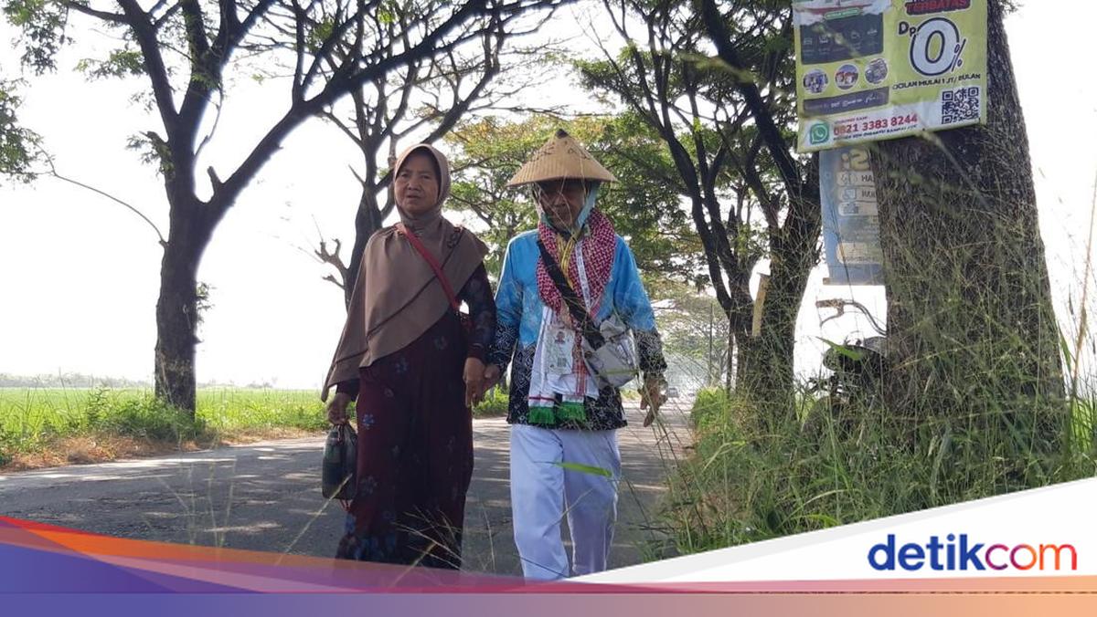 Penuhi Nazar, Jemaah Haji Pulang Jalan Kaki 34 Km dari Asrama Boyolali ...