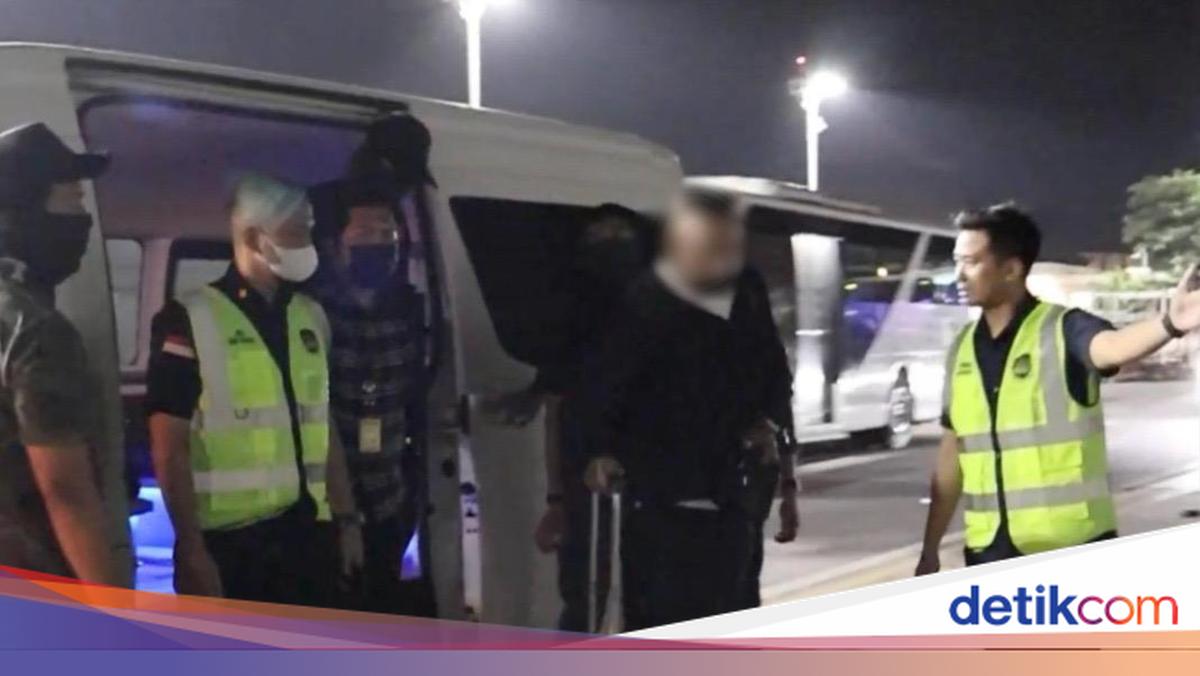 Imigrasi Bali Tangkap WN Australia Buronan Interpol di Toilet Jet Pribadi