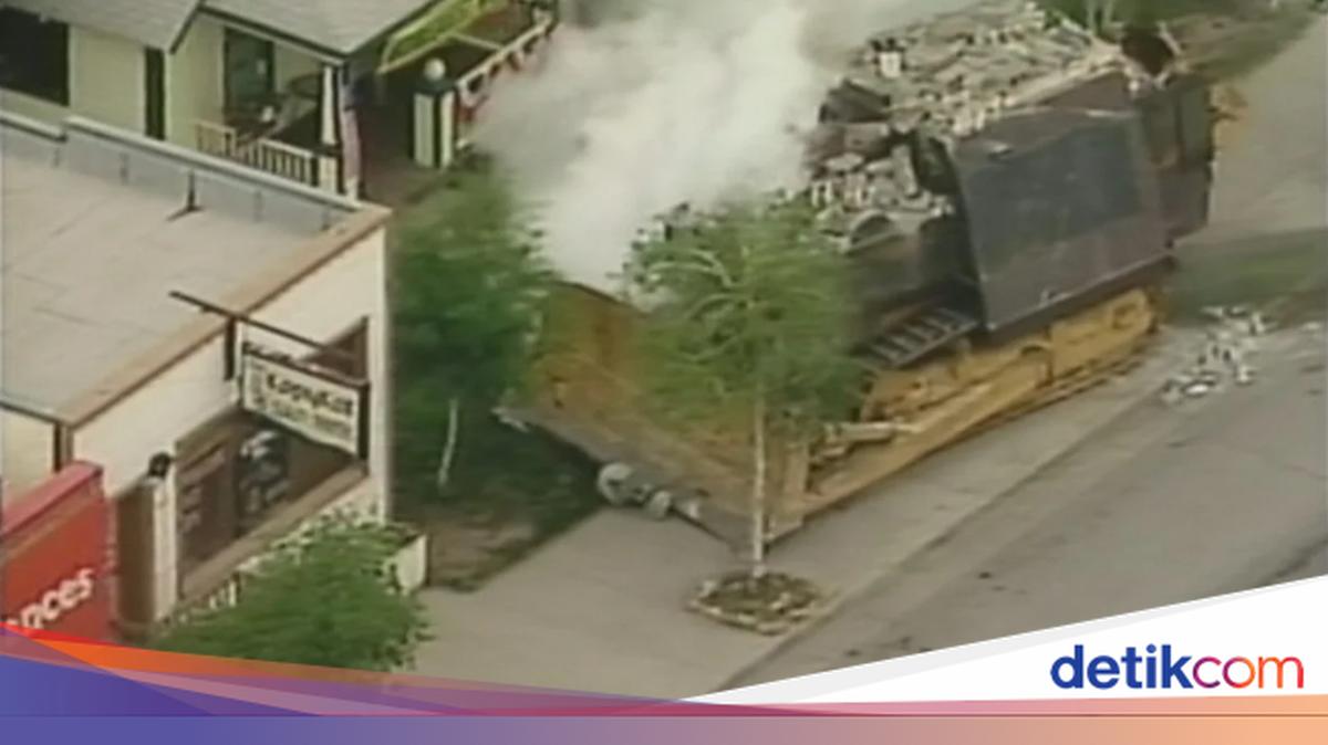 Kesal Tanahnya Diserobot Pabrik Beton, Tukang Las Ini Lawan Pakai 'Tank ...