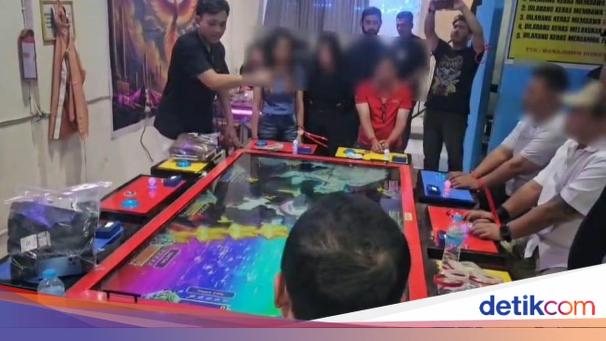 Detik-detik Polisi Gerebek Tempat Judi Berkedok Timezone di Jakbar-Jakut