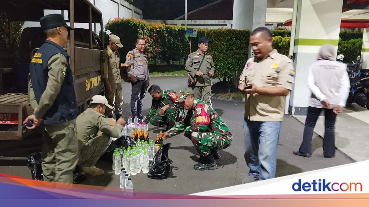 Warung Miras Berkedok Jual Sembako di Bogor Digerebek, 110 Botol Disita