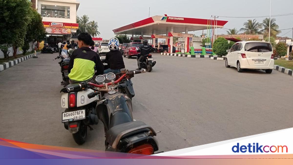 SPBU Palembang Dikepung Antrean Kendaraan, Walkot Desak Sinergi Pemprov