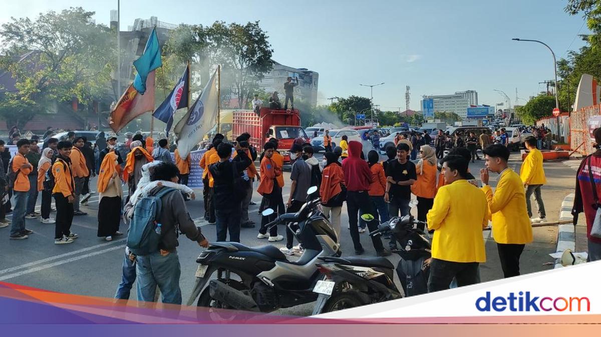Sejumlah Jalan di Makassar Macet Imbas Demo, Pettarani-Alauddin Capai 1 Km