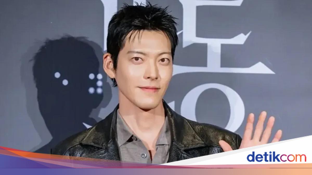 Momen Kim Woo Bin Dukung Shin Min Ah, Hadiri Premier Istri Sebelum Syuting