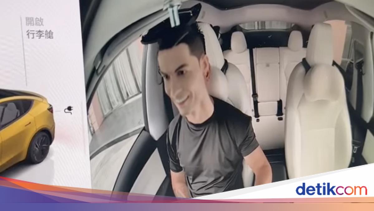 Cuma Modal Boneka Ronaldo-Messi, Sistem Autopilot Tesla Dikibulin!