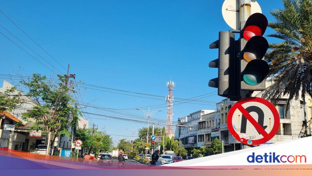 9 Traffic Light di Surabaya Padam, Lalu Lintas Sempat Semrawut