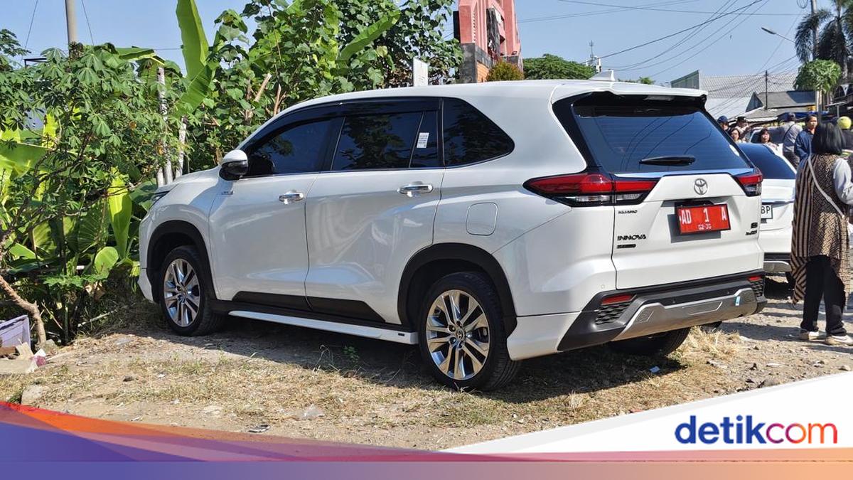 Walkot Solo Tinggalkan Mobil Dinas di Lokasi Pembangunan Gereja Mojo ...