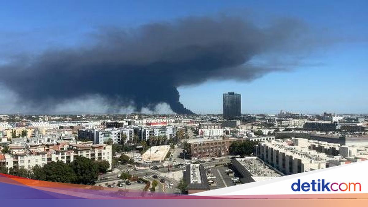 Los Angeles Tetapkan Keadaan Darurat Usai Gudang Terbakar Berhari-hari