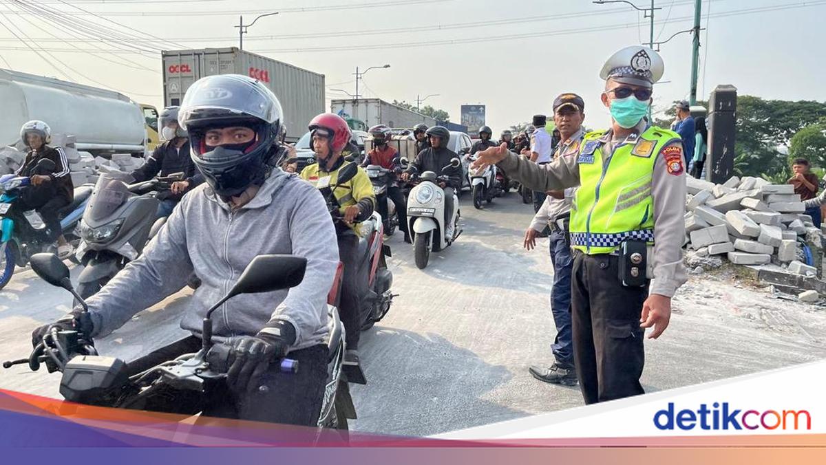 Evakuasi Truk Terguling di BKT Cakung Selesai, Lalu Lintas Kembali Normal