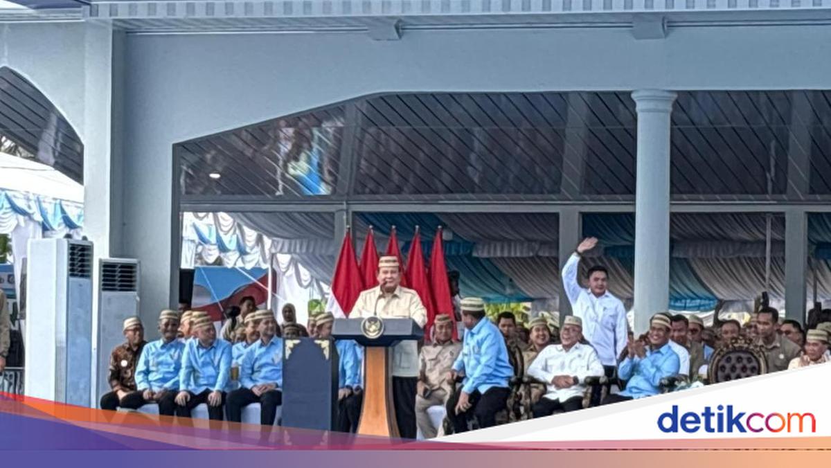 Prabowo Heran Warga Riuh Saat Teddy Disapa: Letkol Kok Disambut Kayak Gitu