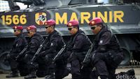 Latihan Ekstrem Dopper Berpeluru Tajam Untuk Meningkatkan Nyali Marinir