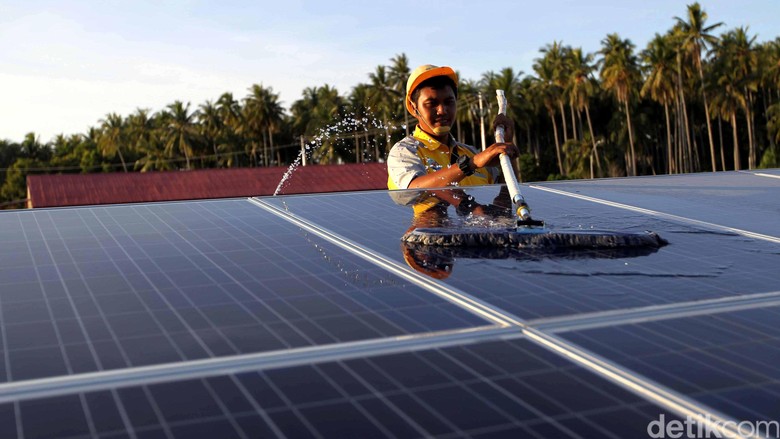 Pasang Panel Surya di Atap Rumah, Bisa 'Ekspor' Listrik ke PLN