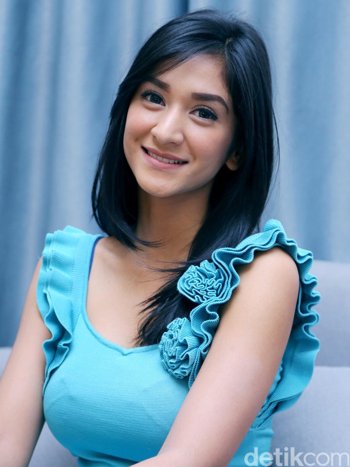 Cantiknya Fanny Ghassani, Bikin Pria Terpesona!