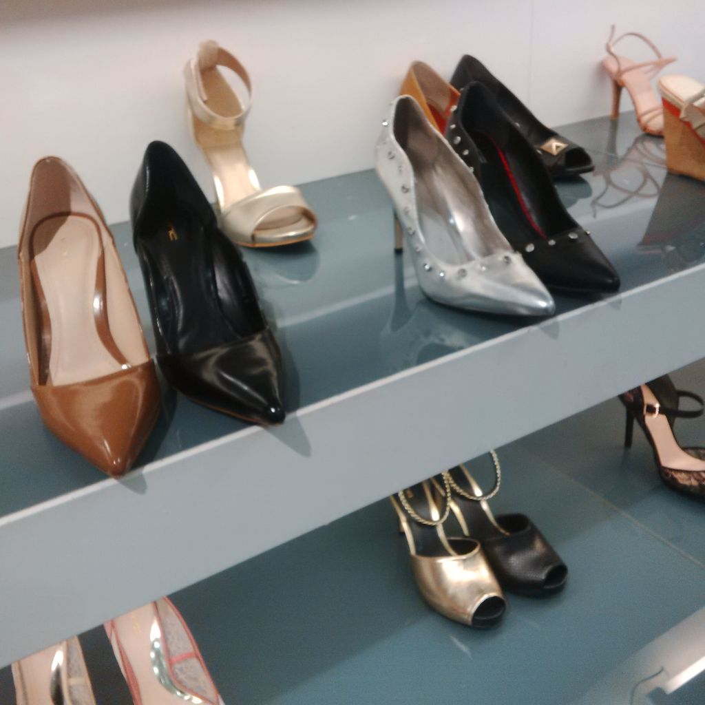 VNC Diskon Hingga 50%, High Heels Mulai dari Rp 200 Ribu