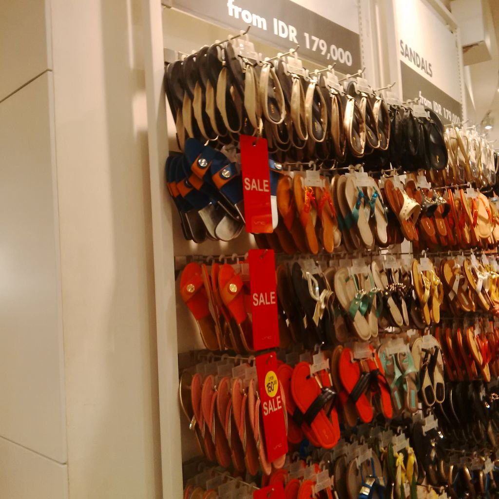 VNC Diskon Hingga 50%, High Heels Mulai dari Rp 200 Ribu