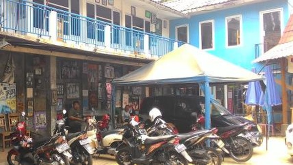 Mengintip Markas Slank di Gang Potlot