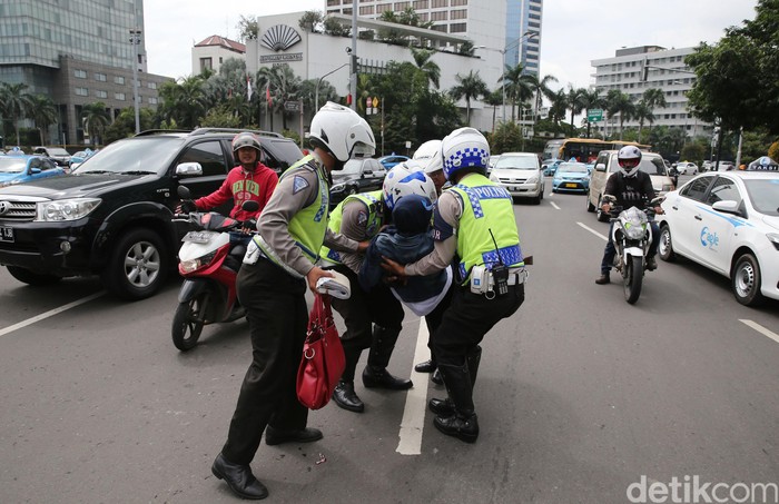 Kecelakaan Tunggal di Bundaran HI