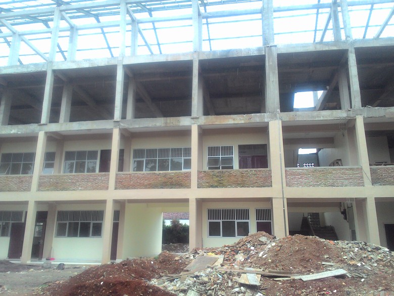 4 Tahun Ngungsi, Siswa SMPN 164: Kapan Kita Balik ke Gedung Sekolah Lama?