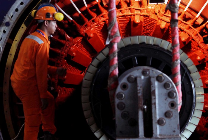 Pemeliharaan Rutin Generator PLTU Pelabuhan Ratu - Foto 3