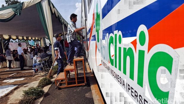 Kereta Klinik 'Berjalan' Pertama Milik Indonesia Layani Warga Sukabumi
