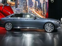 Mercy E-Class Versi 'Melar' Terbaru Dijual Mulai Rp 870 Juta