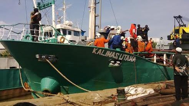 KM Kalimas Utama Terbakar Saat Ngelas di Dalam Kapal