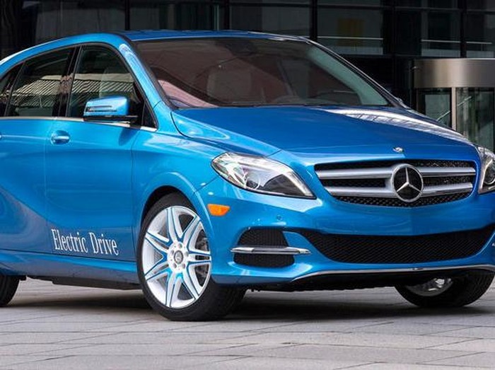 Pemain Leicester City Dapat Hadiah Mercy B-Class Electric Drive