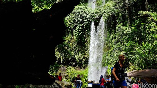 Pesona Air Terjun Sendang Gile di Lombok Utara: Lokasi, Daya Tarik, Rute Pesona Air Terjun Sendang Gile di Lombok Utara: Lokasi, Daya Tarik, Rute