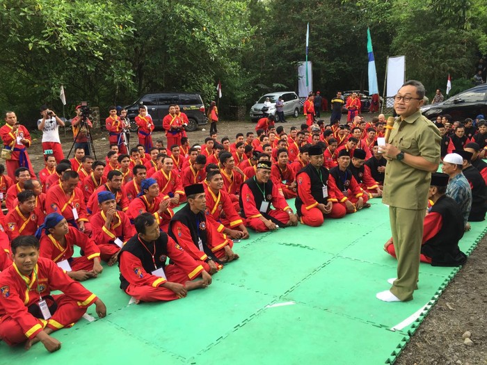 Ketua MPR Bicara 4 Pilar di Depan Ratusan Kader Pencak Silat Tapak Suci Ketua MPR Bicara 4 Pilar di Depan Ratusan Kader Pencak Silat Tapak Suci