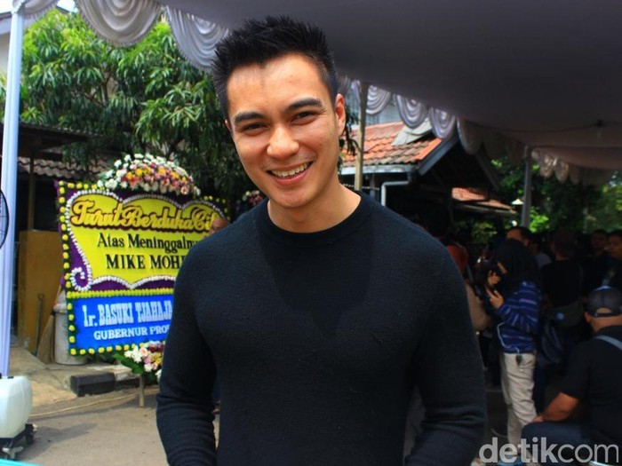 Duka Para Sahabat Mike Mohede di Rumah Duka Duka Para Sahabat Mike Mohede di Rumah Duka