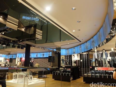 Ini Istimewanya Flagship Store Uniqlo yang Baru Dibuka di Singapura