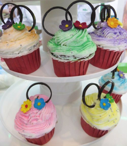 Cantiknya Color Art Icing Aneka Warna dan Rasa yang Tidak Lumer di Cake