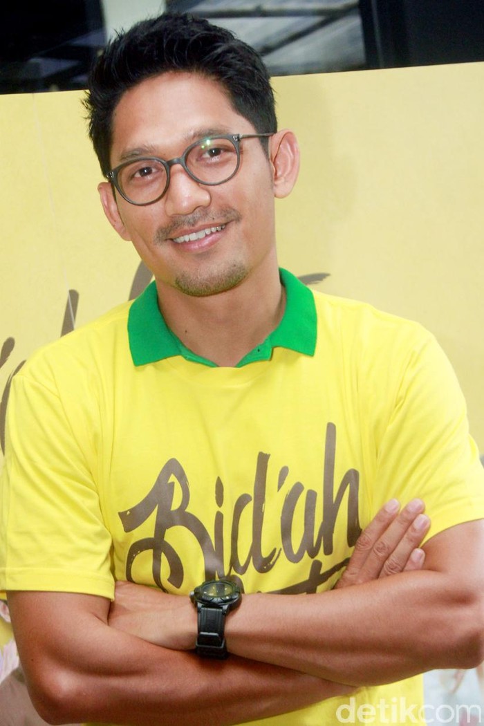 Gaya Alex Abad dan Ibnu Jamil