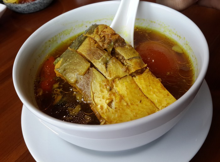 Pedasnya Ikan Aji-aji Bakar Rica dengan Taburan Irisan Cabai Rawit Khas ...