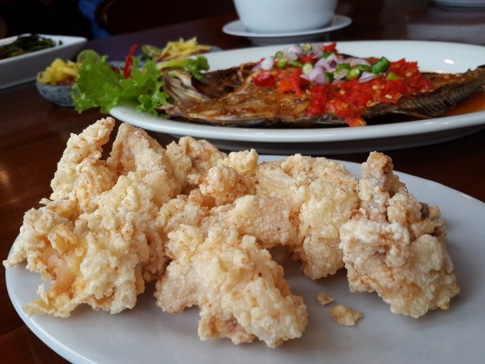 Pedasnya Ikan Aji-aji Bakar Rica dengan Taburan Irisan Cabai Rawit Khas ...