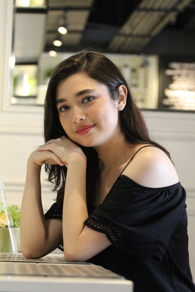 Ini Amanda Rigby, Dara Asal Inggris yang Jadi Ratu Sitkom