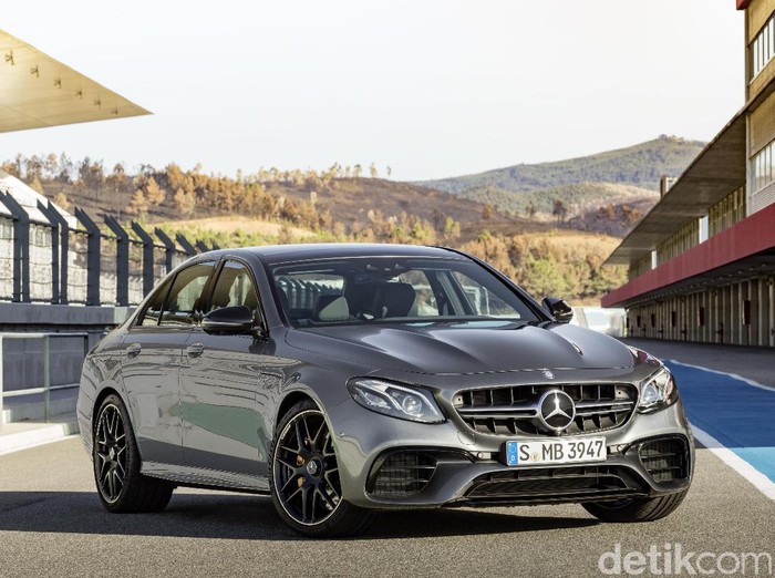 Mercy E-Class Paling Dahsyat